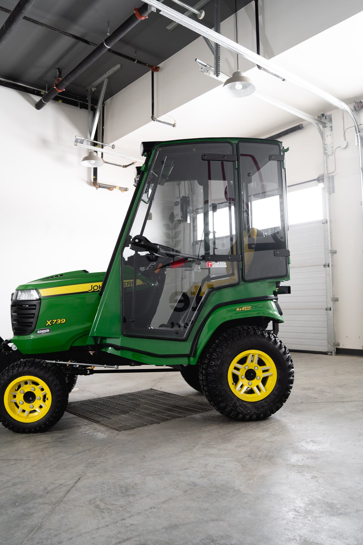 John Deere X700 Signature Diesel (JDx730-20) – Tektite Manufacturing